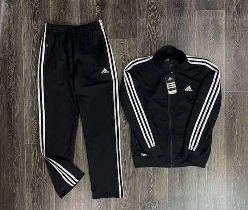 Спортивный костюм adidas