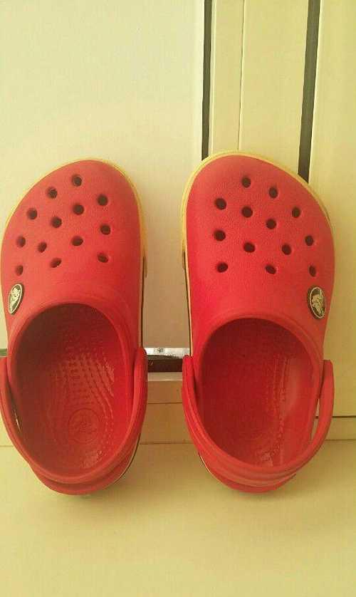 Тапки/сланцы Crocs