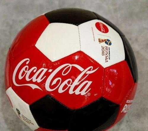 Футбольные мячи и майки coca cola