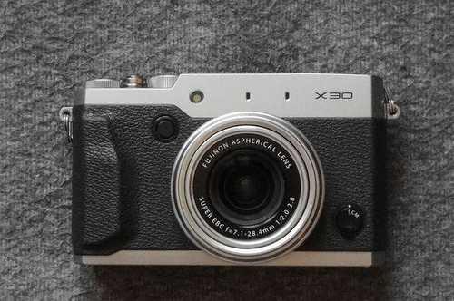 Fujifilm X30 с wi-fi и наклонным экраном