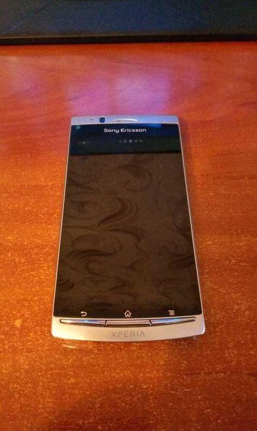 Смартфон Sony Ericsson Xperia arc S + Nokia 3310