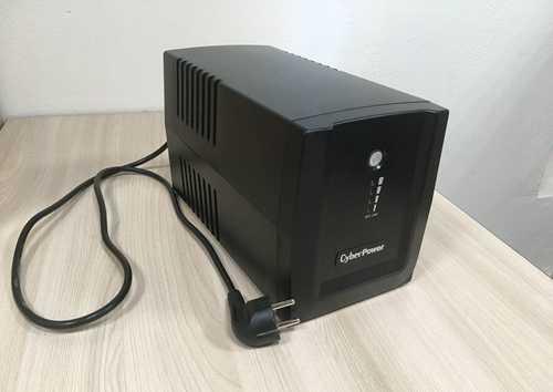 Ибп CyberPower UT1500EI