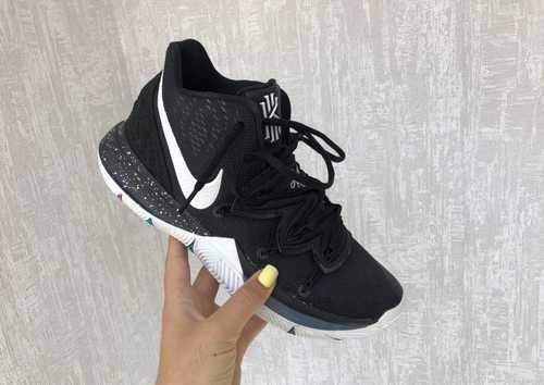 Кроссовки Nike Kyrie 5