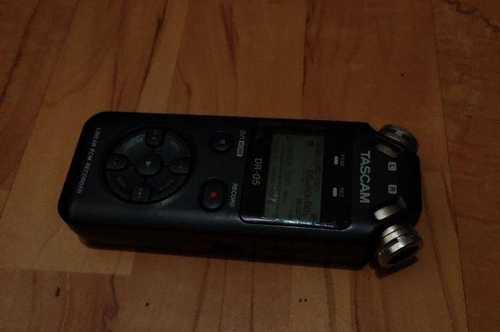 Диктофон Tascam dr 05