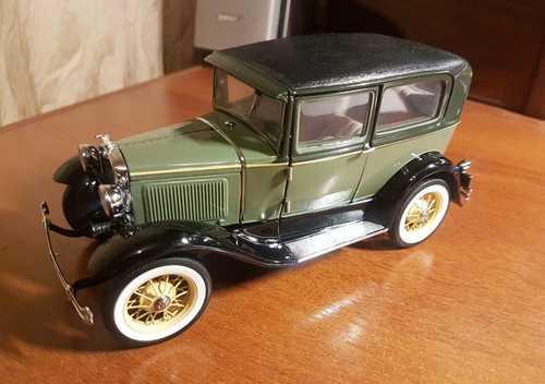 1/ 24 Ford 1930 Ford model A Tudor Franklin mint