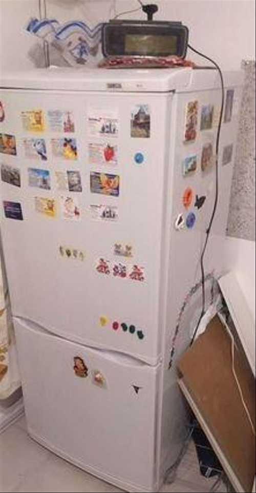 Холодильник бу сломан
