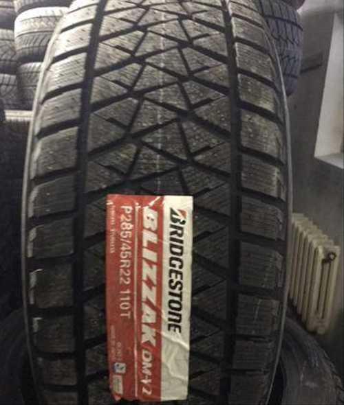 Blizzak DM-v2 285/45 r22 110t.