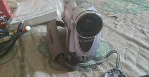 Видеокамера Canon mv790
