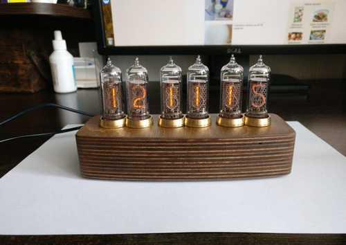 Nixie Clock на ин-14 (часы на гри)