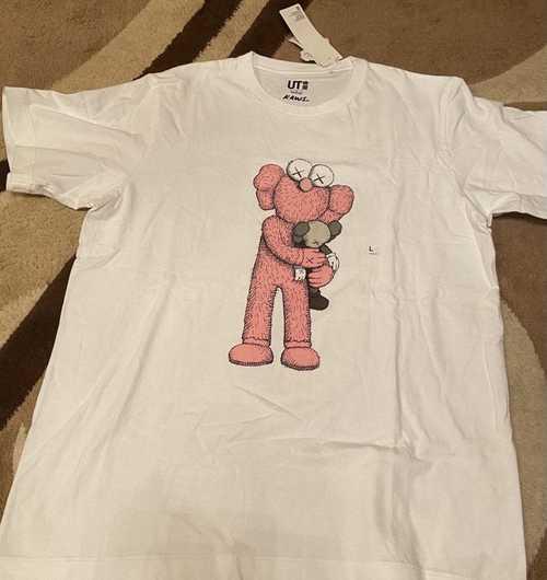 Футболка Uniqlo x Kaws