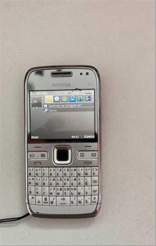 Телефон Nokia E72