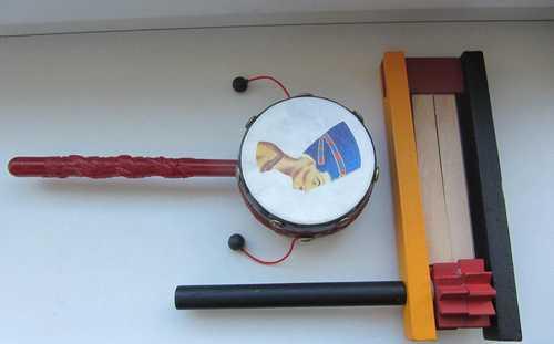 Трещетка,барабан,свистулька-дерево