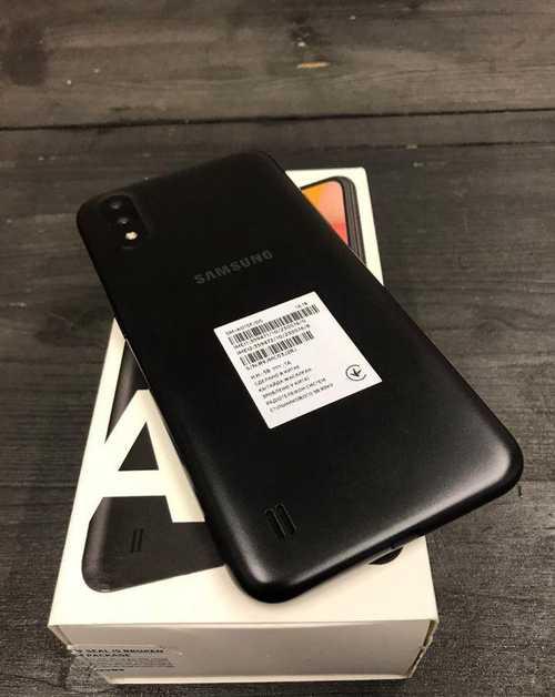 Телефон Samsung А01