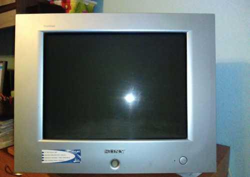 Монитор 17" Sony FD Trinitron CRT Плоский (ЭЛТ)