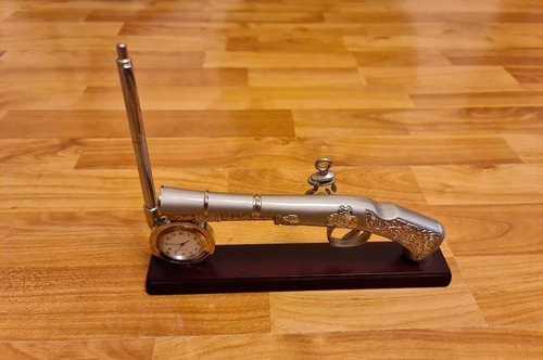 Подставка для ручки "Пистолет XIX века" с часами