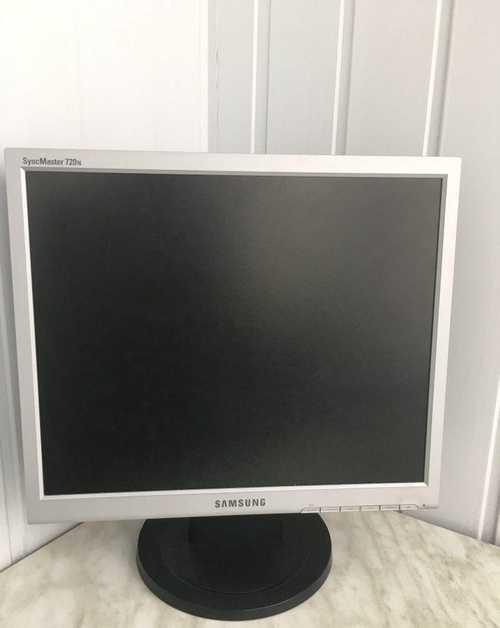 Монитор SAMSUNG 720 N