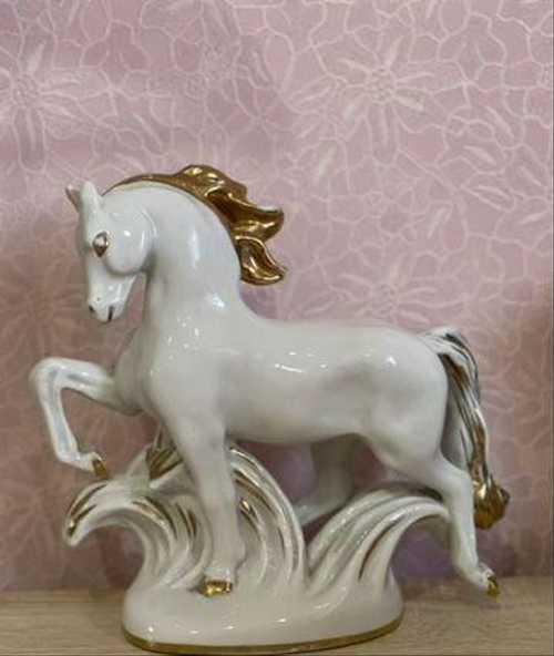 Конь огонь лфз лошадка фарфоровая статуэтка СССР