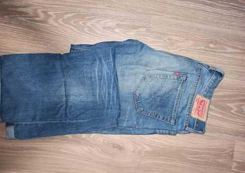 Джинсы Levi's