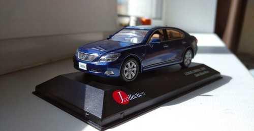 Масштабная модель 1:43 Lexus LS600hl