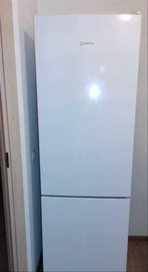 Холодильник Indesit ITR-4180W на гарантии
