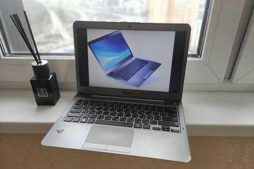 Рабочий ноутбук Samsung 13,3" i5/8/120