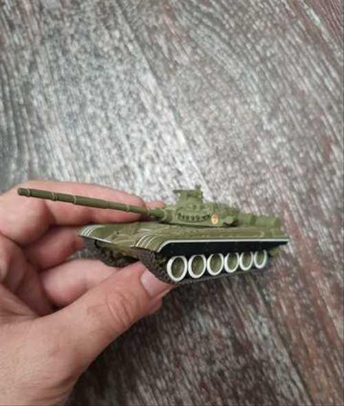 Модель танка 1/72, из журналов. Т-72 и Абрамс
