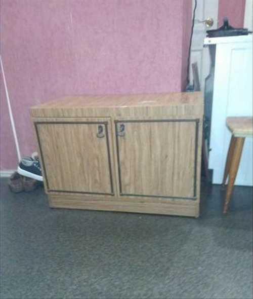 Тумбочка