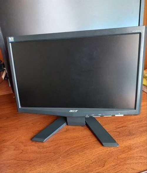 Продам монитор Acer x163w
