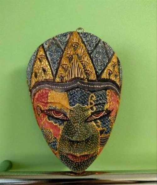 Декоративная маска Индонезия