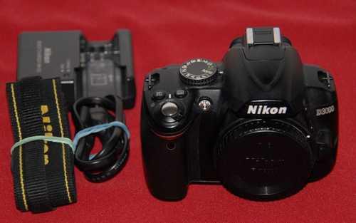 Nikon D3000 (body)