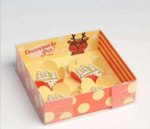 Коробка для макарун с подложками