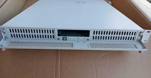 Cisco 2600 series и 2 серверных корпуса 1 unit