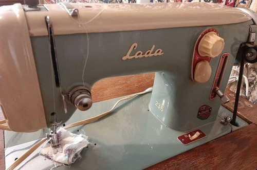 Швейная машинка LADA 236 с тумбой Чехословакия