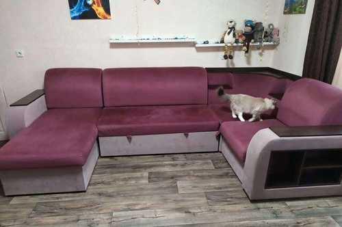 Угловой диван для большой квартиры