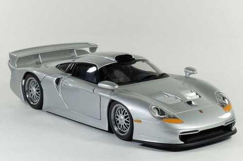 1/18 UT Porsche 911 GT1 (996) Street version 1998