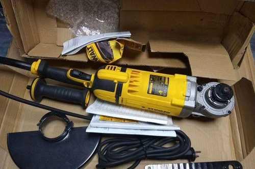 Болгарка DeWalt DWE4579-QS