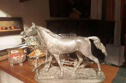 Скульптура Конь у плетня