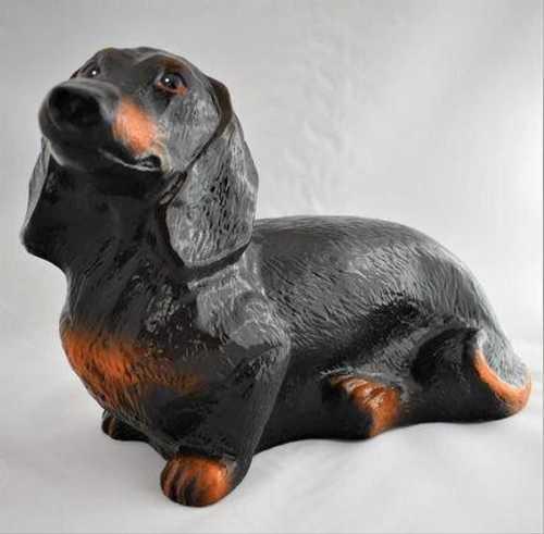 Садовая фигура собака Такса (керамика)