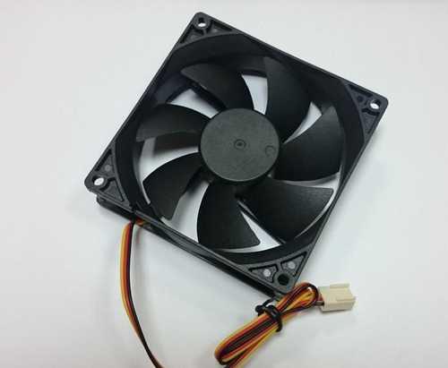 Вентилятор для корпуса 92мм 12v, новый