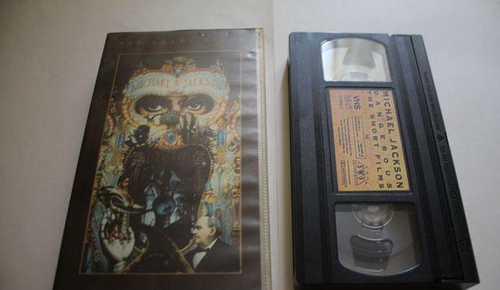 Кассеты VHS музыка M.Jackson, The Beatles