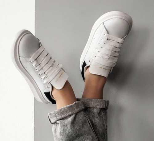 Alexander McQueen White/Black