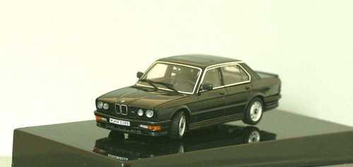 BMW M535 Е28 - 1986 год - AutoArt 1/43