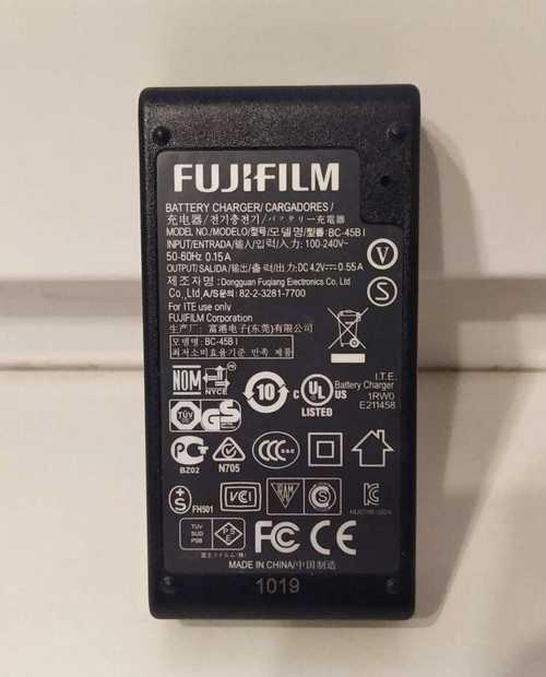 Зарядное устройство Fujifilm BC-45B