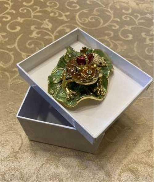 Статуэтка лягушка