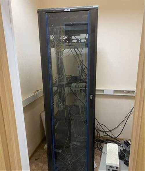 Серверный шкаф с оборудованием