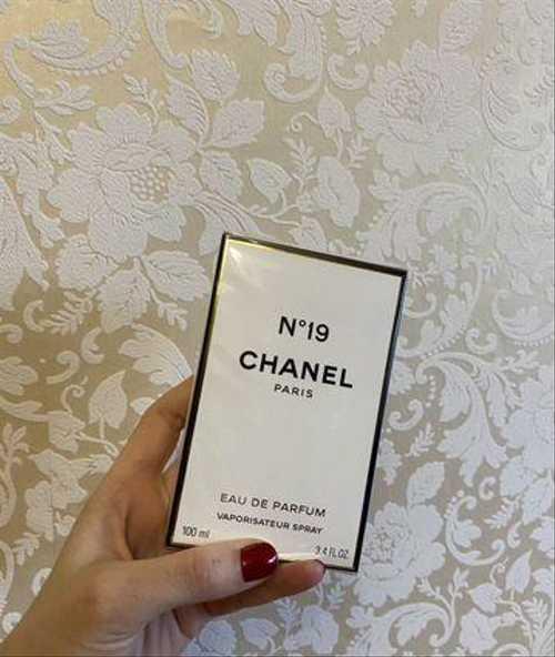 Духи новые (упаковка) chanel 19
