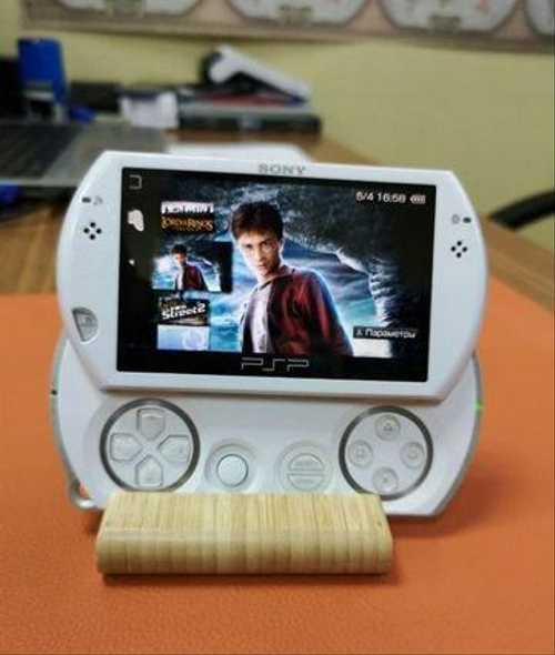 Игровая приставка PSP go