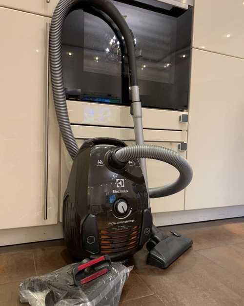 Пылесос Electrolux ZPF 2220