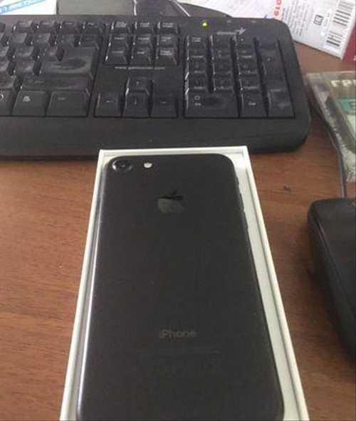 Телефон iPhone7 32 Гб