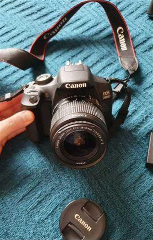 Зеркальный фотоаппарат canon EOS 2000D